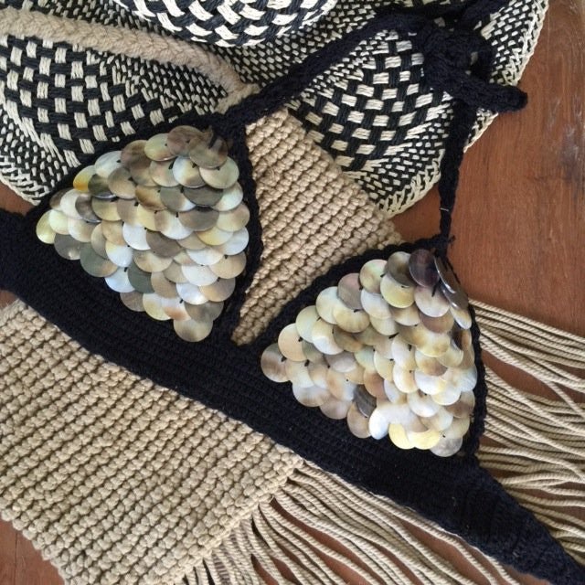 Duyung Pearl Shell Button Bralette – Andi Bagus